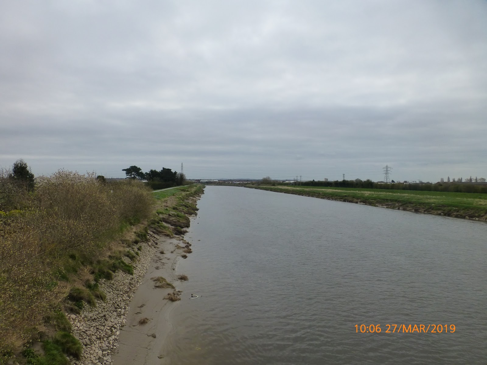Harris Hikers: Saltney Ferry to Chester along the riverside path 27th ...