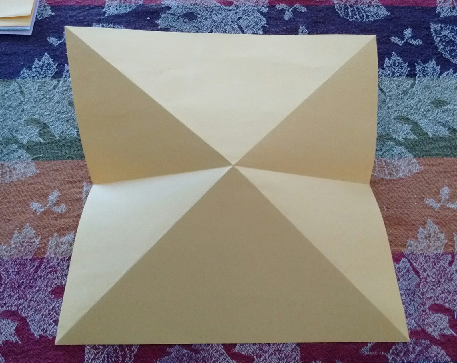 Simple Inspirations: Folding Origami Paper Balloons