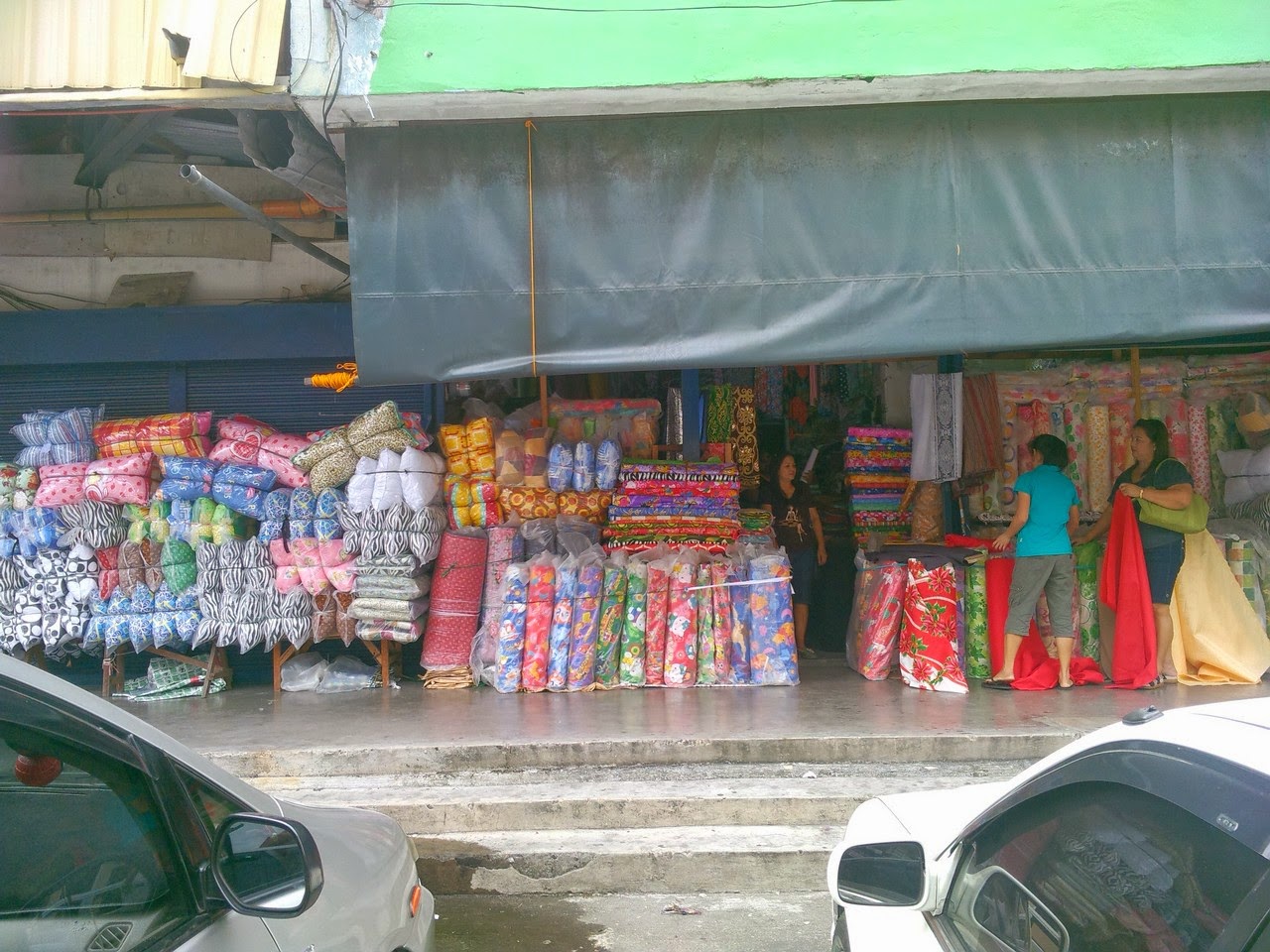 Gary and Margene in the Philippines: Palengke-Market