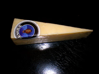 The Crooks in the Lot: Product Review: Beehive: Seahive Cheddar cheese