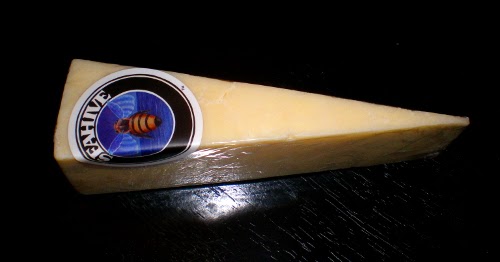 The Crooks in the Lot: Product Review: Beehive: Seahive Cheddar cheese