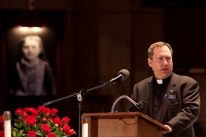 Te Deum laudamus!: Father Z in the cross-hairs....