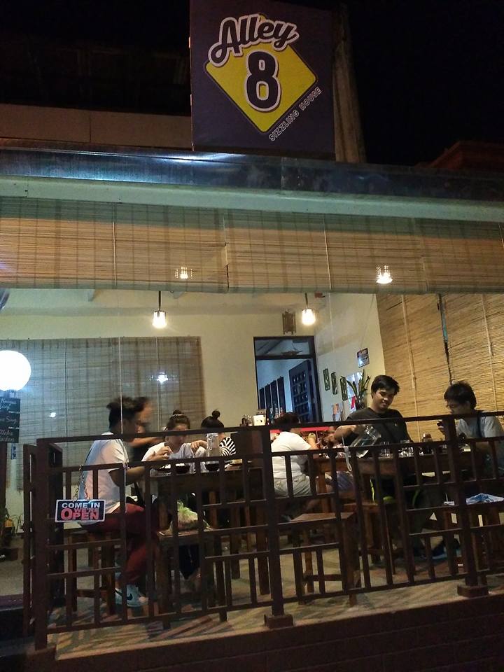 Alley 8 Sizzling House: Great Eats in Project 4 | Security Blanket