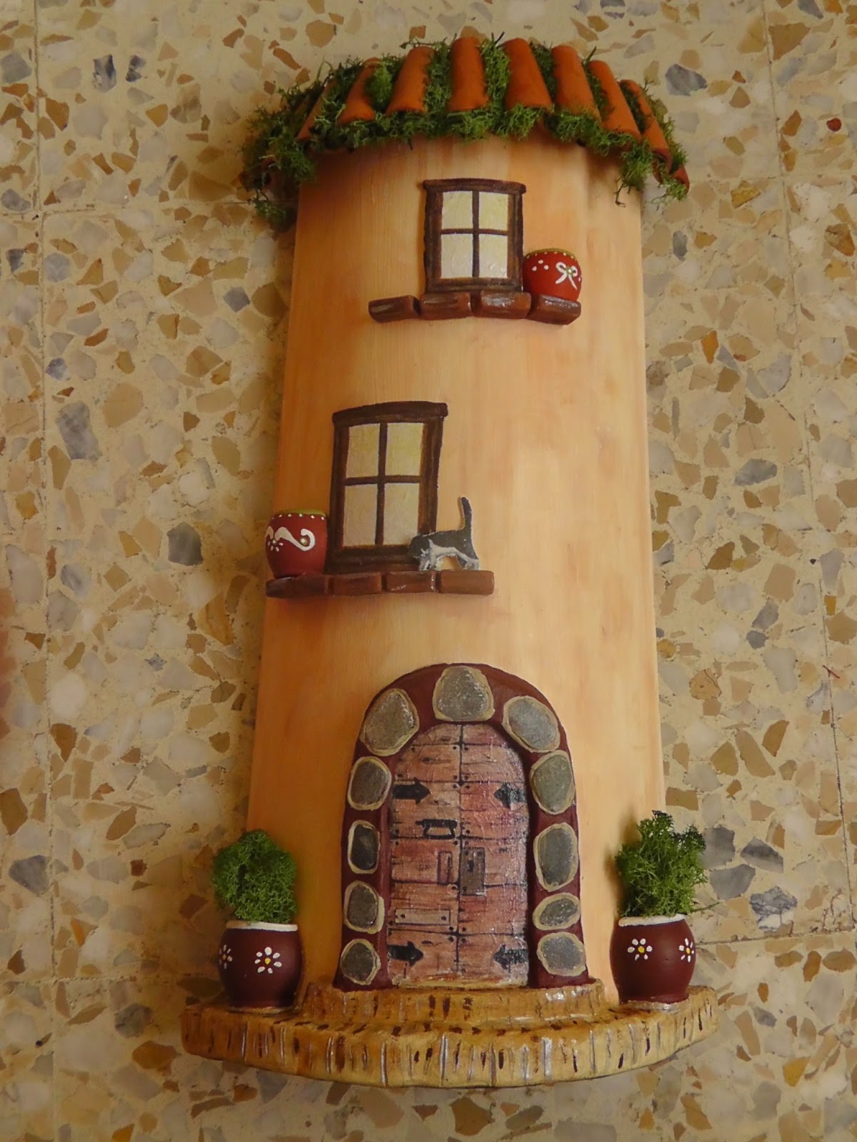 Manualidades Mari Carmen: TEJAS DECORADAS A MANO