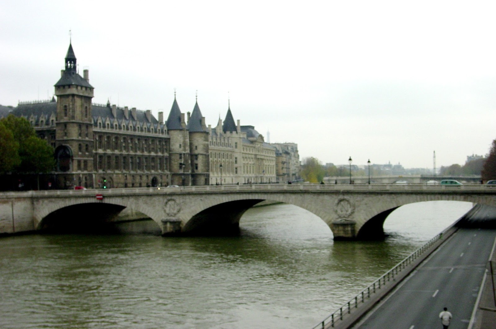 THE FRENCH HUTCH: THE BRIDGES OF PARIS