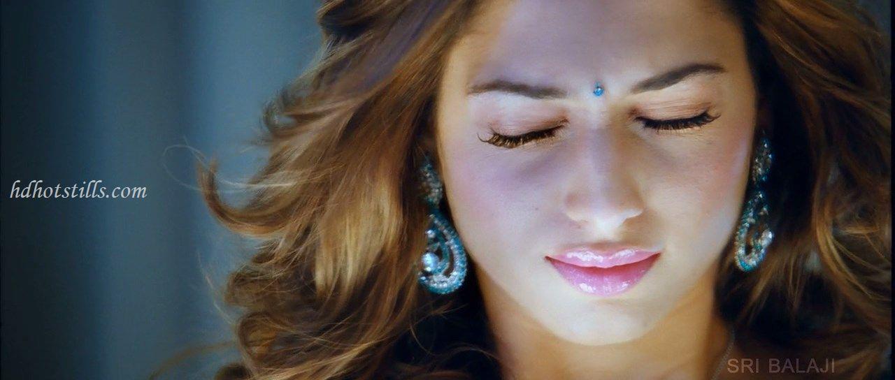 Tamanna Hot Navel Photos Tamanna Navel Kiss Indian Actress Wallpapers Photos And Movie Stills