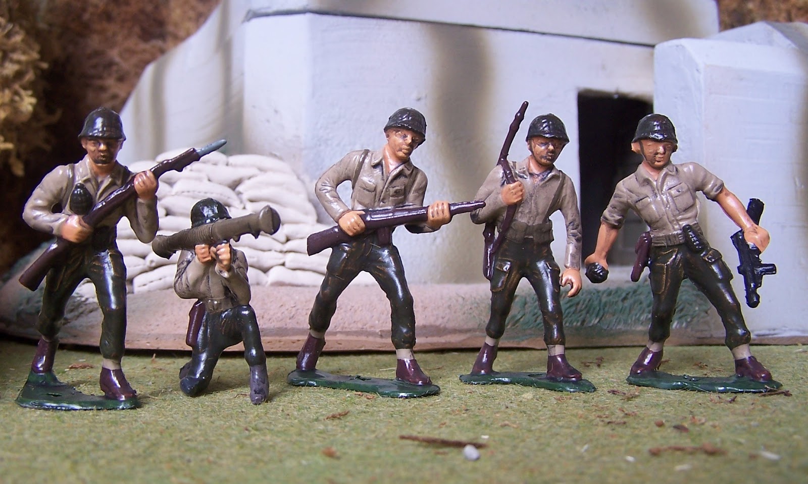 WWII Plastic Toy Soldiers: MPC - Toy Soldiers