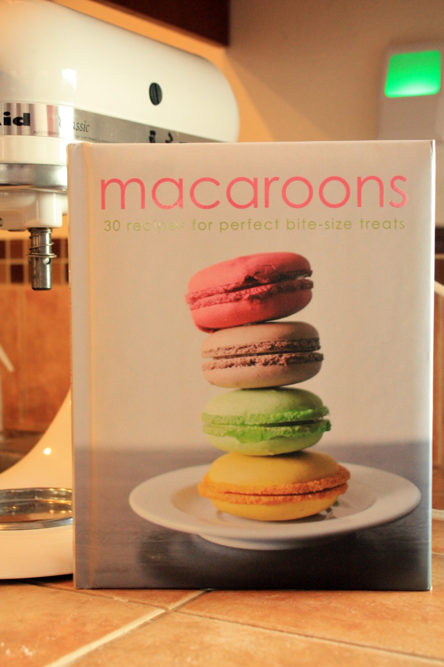 Dolldine Designs: My adventure in baking macaroons