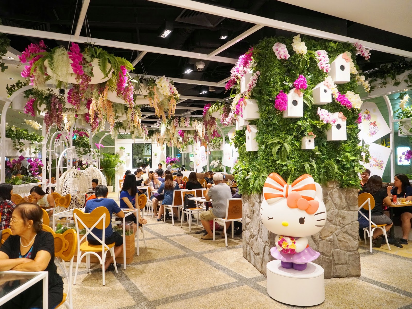 PinkyPiggu: Hello Kitty Orchid Garden Singapore Café Lands At Changi ...