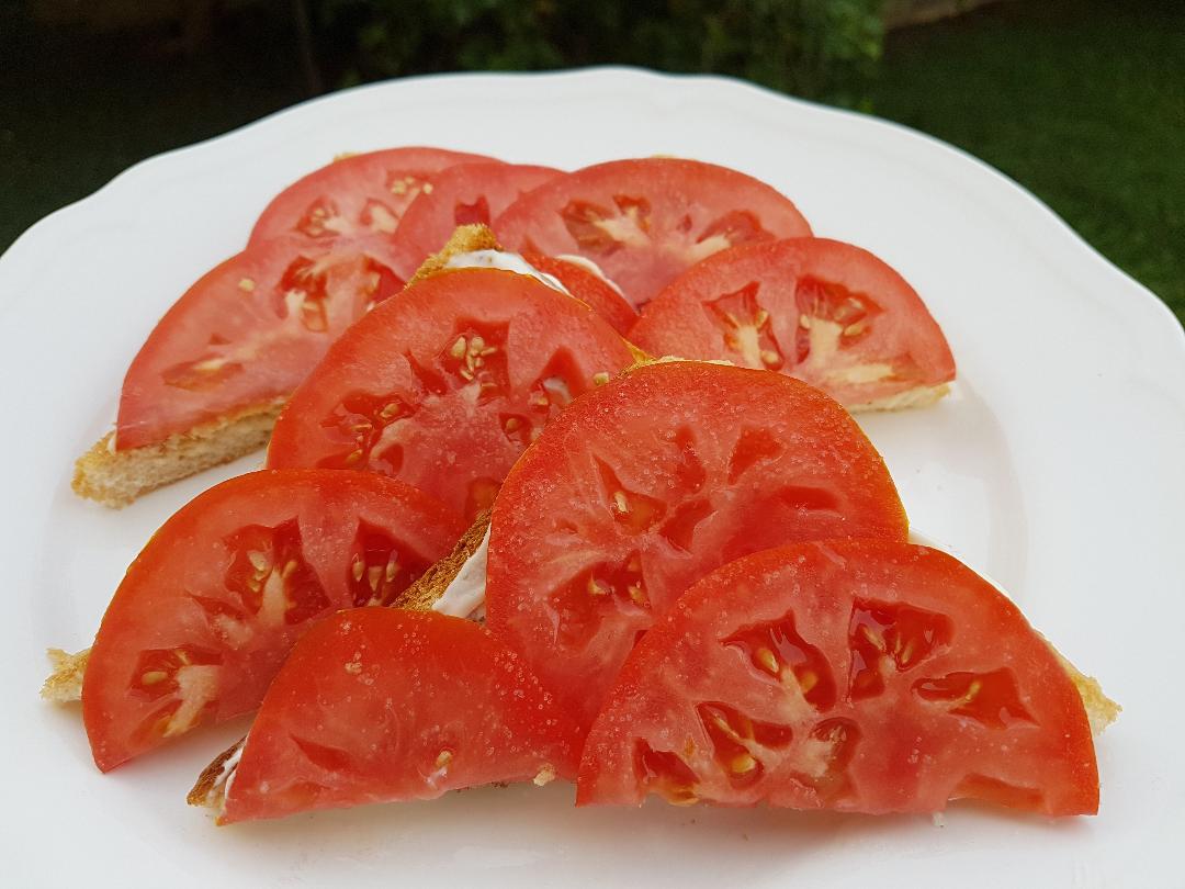 Maryam's Culinary Wonders: 1223. Fresh Tomato Toast