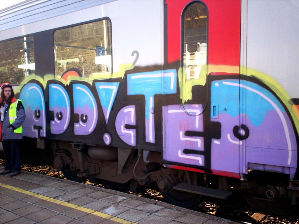 GRAFFITI FONTS: GRAFFITI ADDICTED