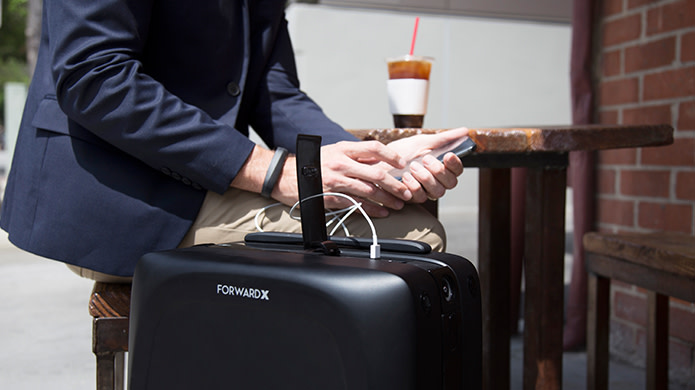 Ovis : The First AI Powered Smart Suitcase Which Follows You Anywhere ...