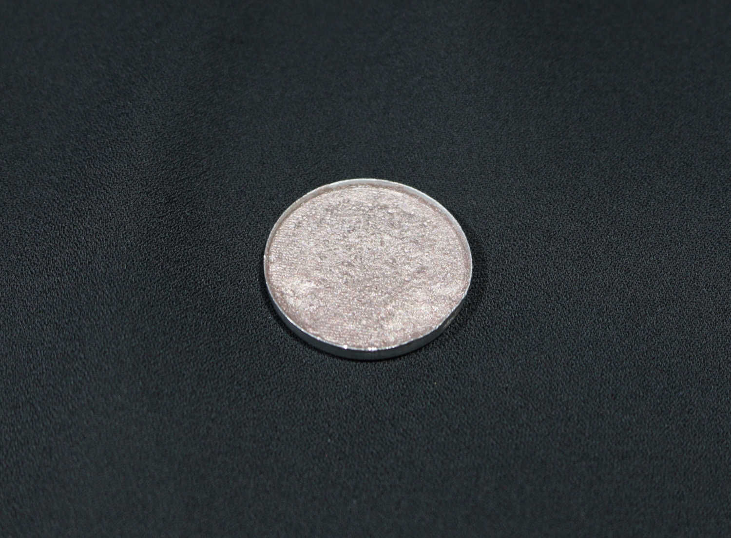 How to Customize Your Very Own Eyeshadow Palette with Mac Cosmetics ...