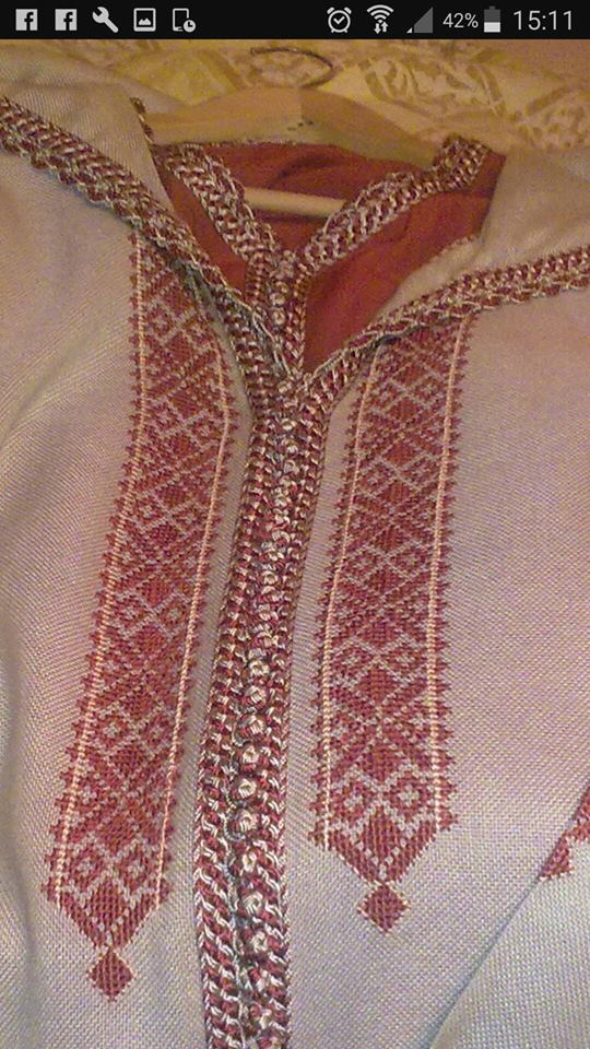 موديلات الجلابة بالطرز الفاسي tarz fassi | Hand embroidery, Embroidery ...