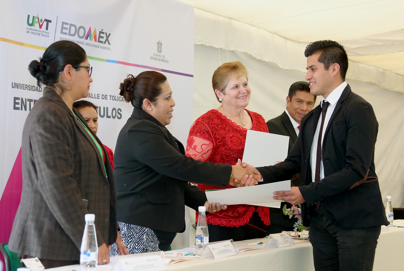 El mexiquense Hoy: Reciben títulos profesionales más de 300 egresados ...