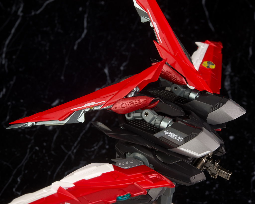 GUNDAM GUY: METAL BUILD Gundam Astray Red Frame + Flight Unit Option ...