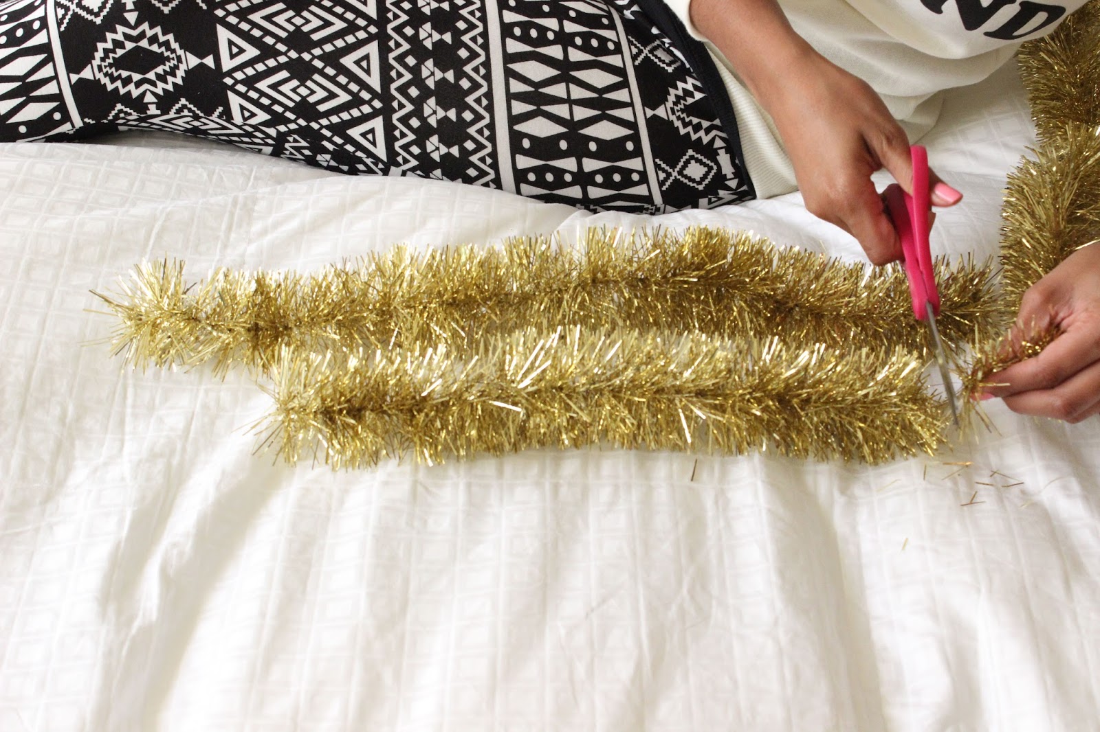 Garland Christmas Tree DIY / Kelley With Love