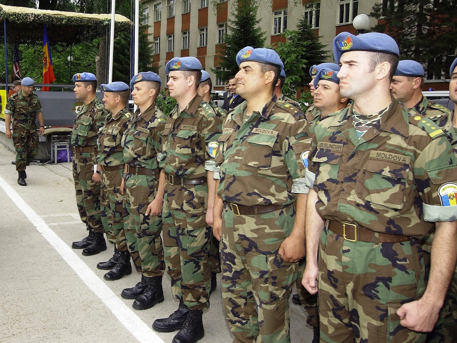 M - MARIO SECURITY BLOG: Distincţii de stat pentru militarii Armatei ...