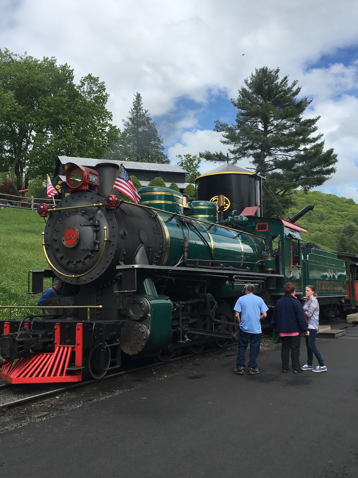 The Stir Crazy Moms' Guide to Durham: Tweetsie Railroad Review