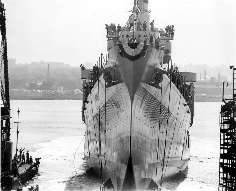 Naval Analyses: WARSHIPS OF THE PAST: USS Juneau (CL-119) anti-aircraft ...