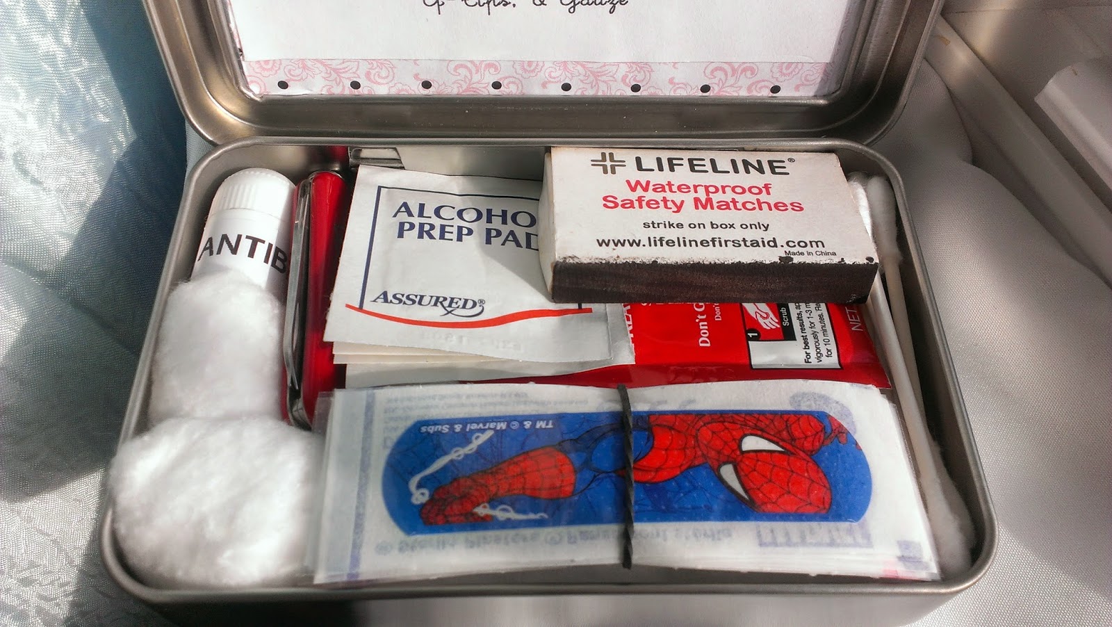 The Creative Infinity: Altoid Tin First-Aid Kit
