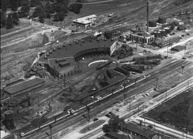 Towns and Nature: Dupo, IL: Missouri Pacific Roundhouse