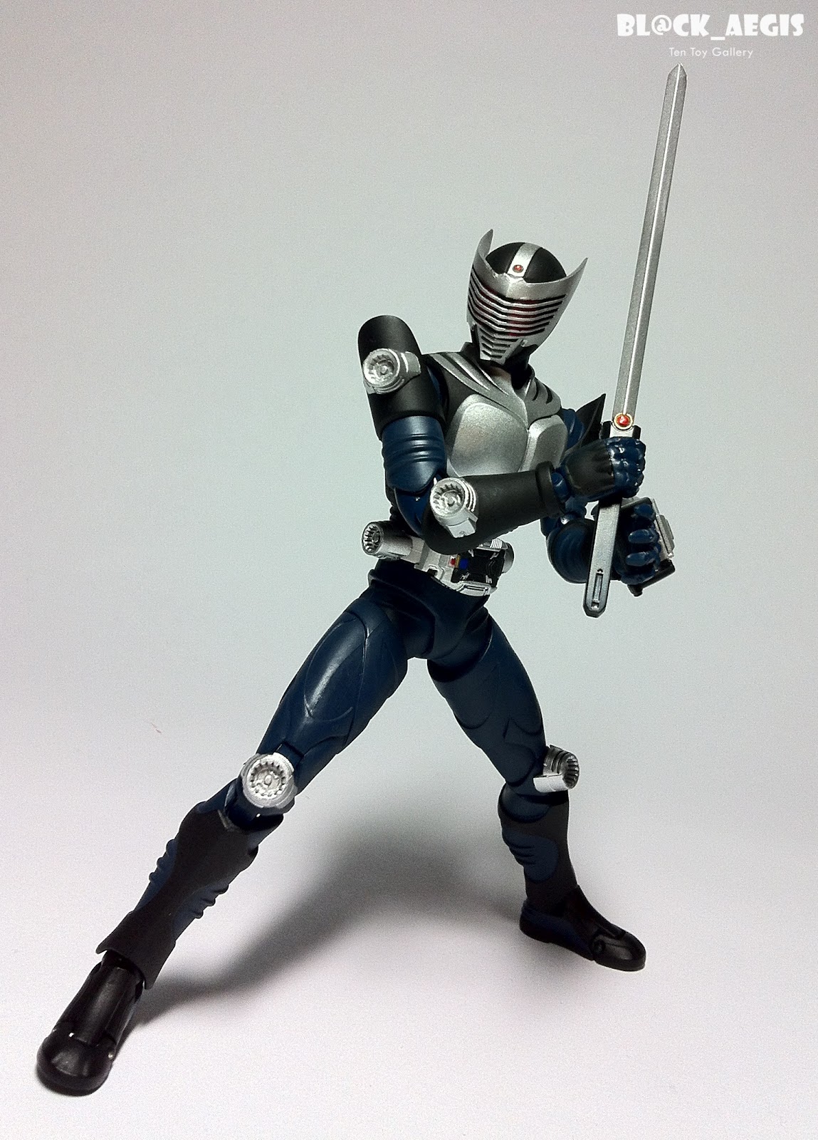 Ten Toy Gallery: Review: S.H.Figuarts Masked Rider Ryuki Blank Form