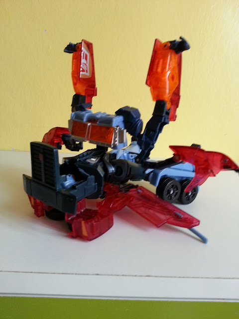 Lightning Quantum's Base: Optimus Prime Voyager Class (Dark Energon ...