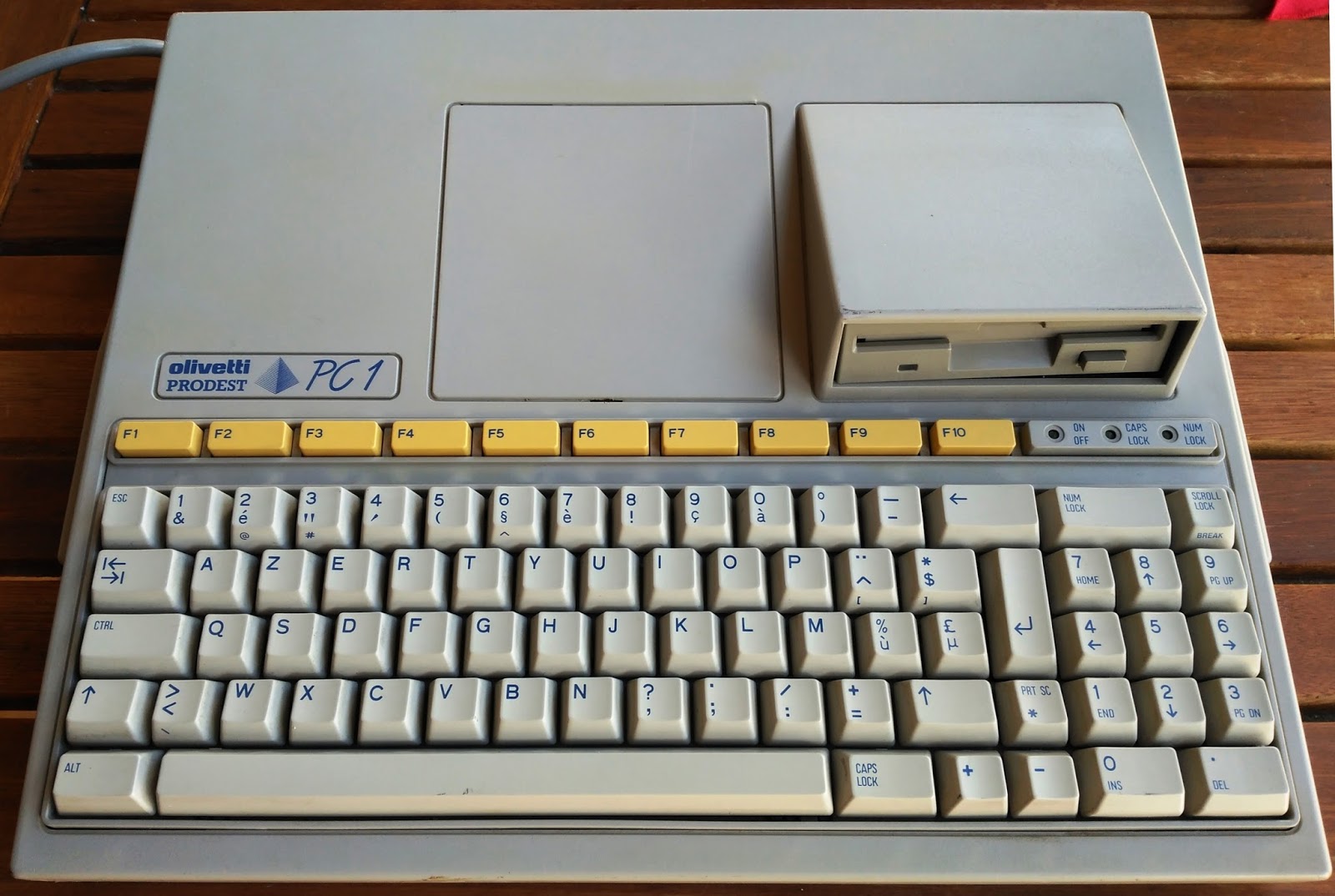 Retro Ordenadores Orty: Ordenador Olivetti Prodest PC1 (1987) (teclado ...