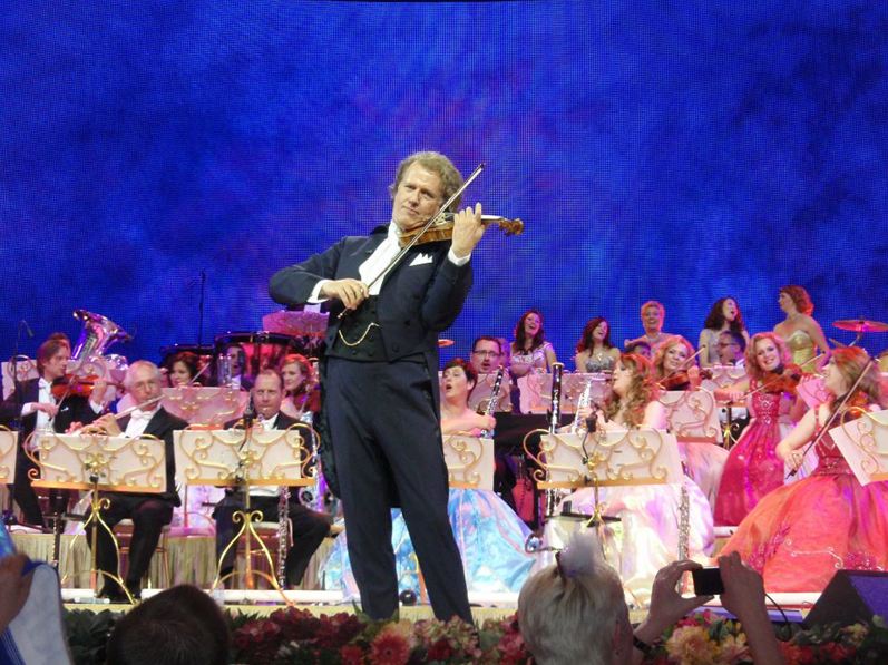 ANDRE RIEU FAN SITE THE HARMONY PARLOR: André Rieu is Back on The Stage ...