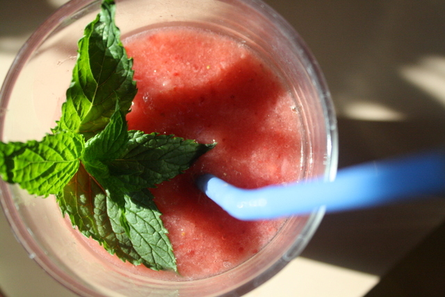 Love, Beth: Pretty-in-Pink Slushie Drink