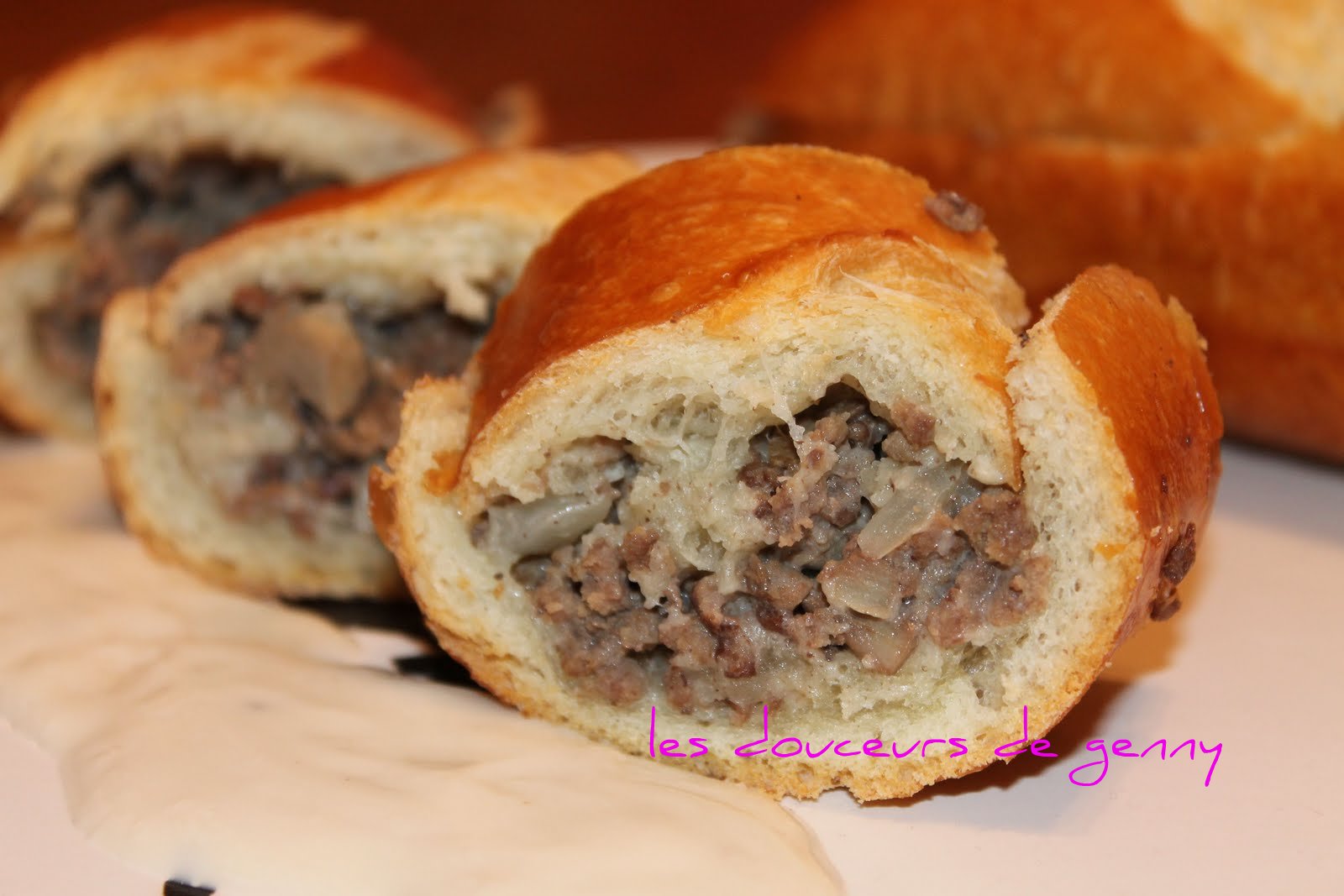 Les douceurs de genny: BAGUETTE FARCIE AU BOEUF HACHÉ