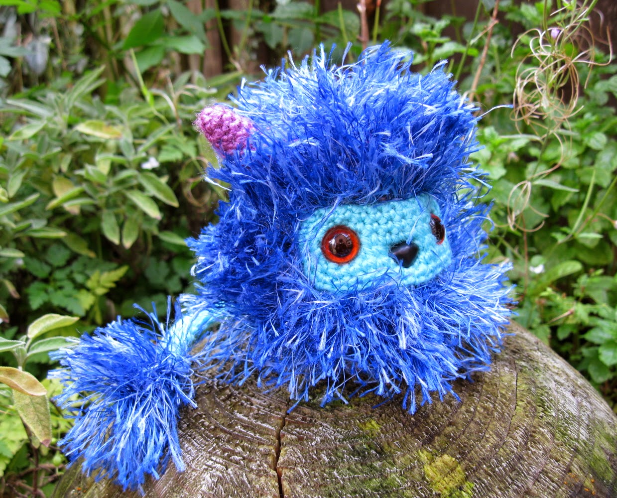 LucyRavenscar - Crochet Creatures: Yarnbomb Creatures