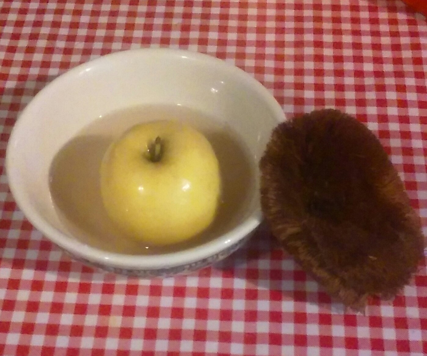 How to Remove the Wax Coating on Apples from the Grocery Store.