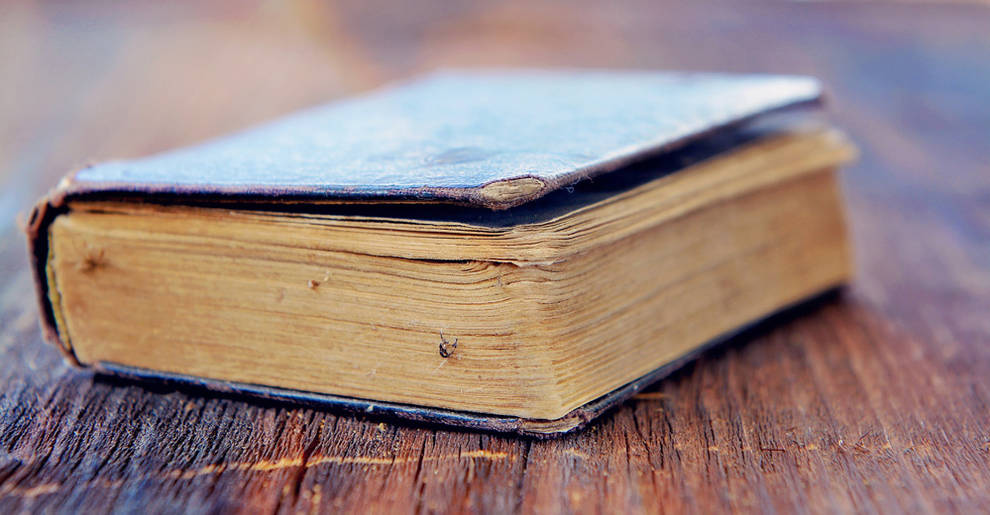 BiblioteCanedo: El interior de un libro cerrado