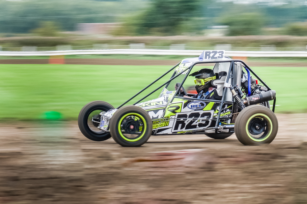 Ann Miles Blog: Stretham Autograss - Oh For a Step!