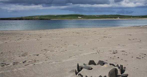 A bad witch's blog: Scotland Holiday: Stones on the Beach by Skara Brae