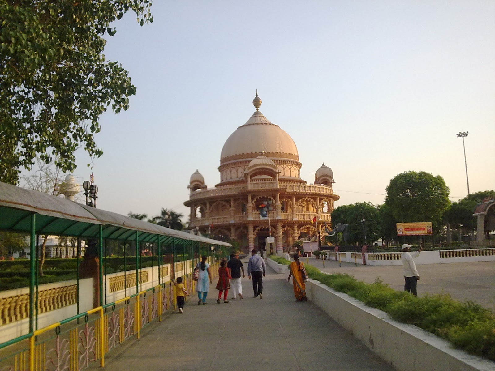 Travel and Photography: Trip to Chattarpur Temple, New Delhi