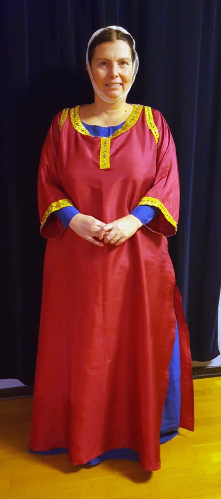 Eva's historical costuming blog: A new ca 1330s Italian outfit