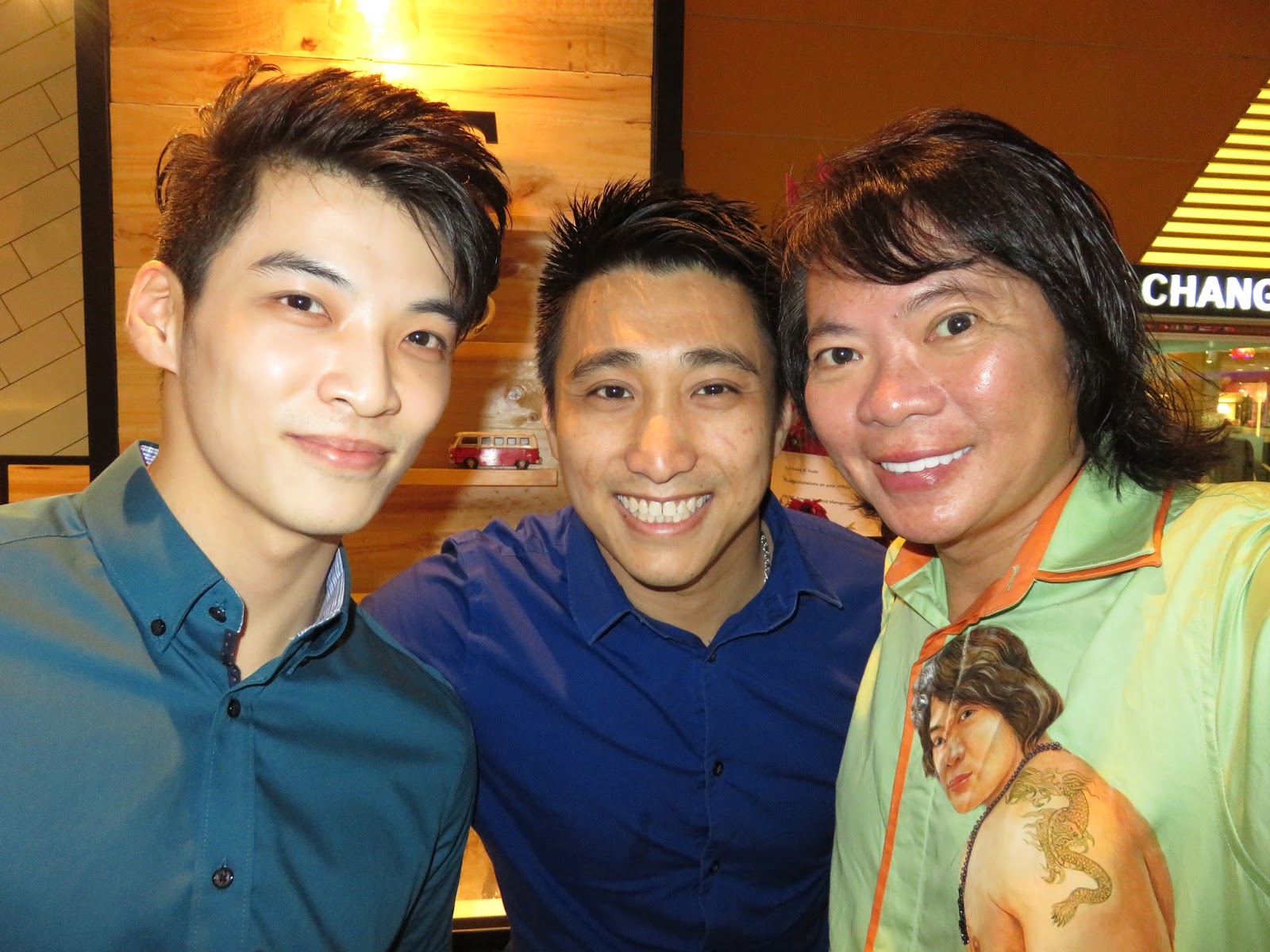 Kee Hua Chee Live!: ZACK HONG OPENS 4TH OUTLET OF BEST-SELLING ...