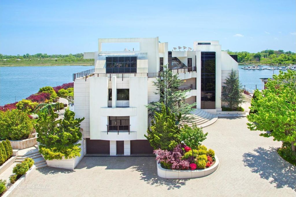 25,000 Square Foot Contemporary-Style Waterfront Mansion In Brooklyn ...