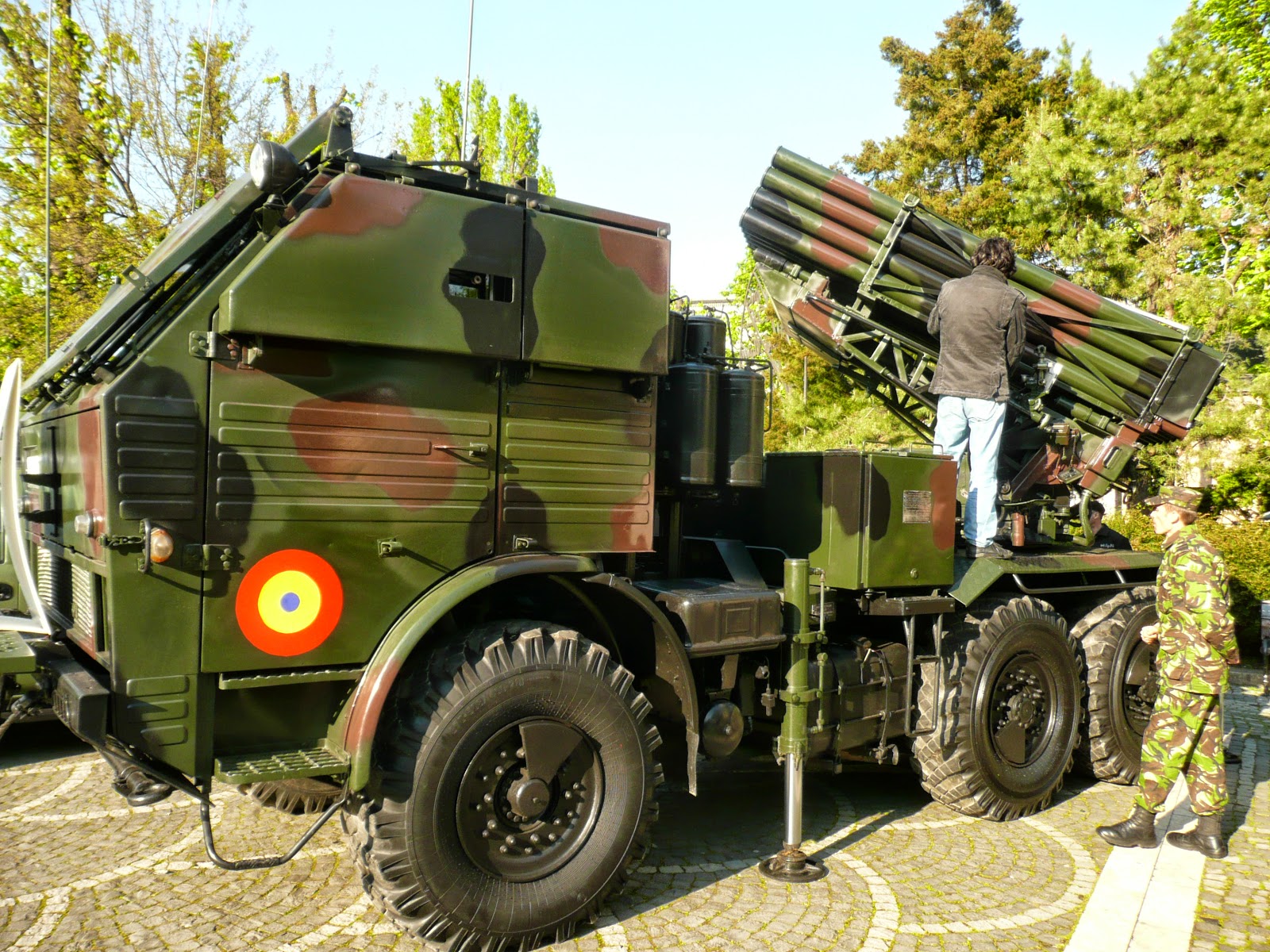 Suntem România! (revistă-magazin independenta): 815.Cevasilea camioane ...