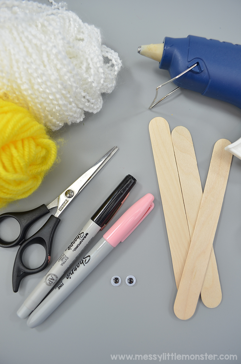 Yarn Angel Ornaments - Easy yarn christmas ornaments - Messy Little Monster