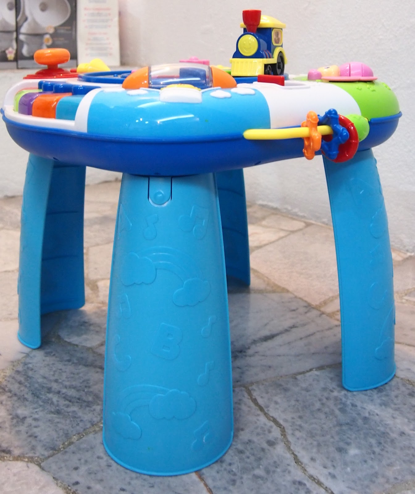 JuaiMurah: Winfun Letter Train And Piano Activity Table