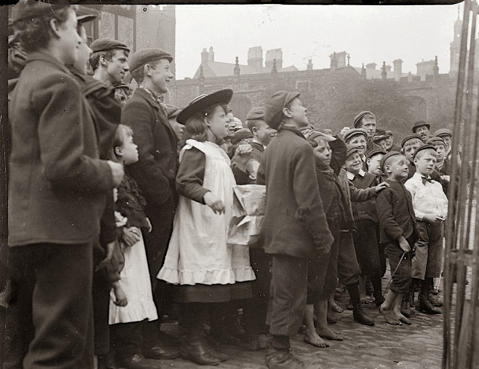 Street Life of Newcastle in the Late 19th Century ~ vintage everyday