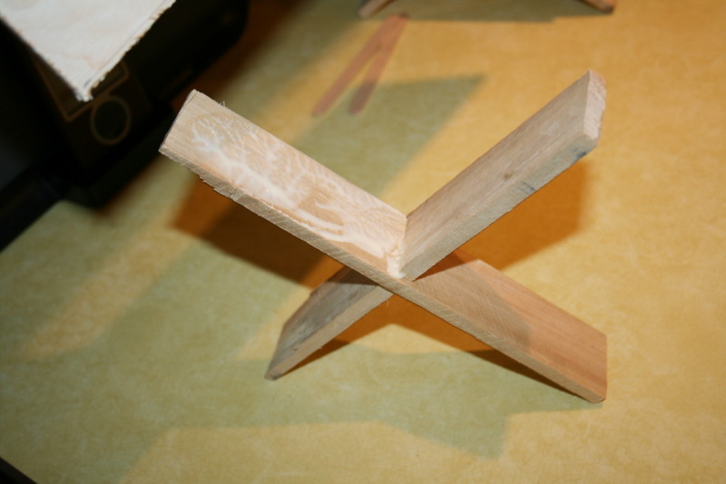 Full Heart.....Full Home: DIY: Simple Wood Manger