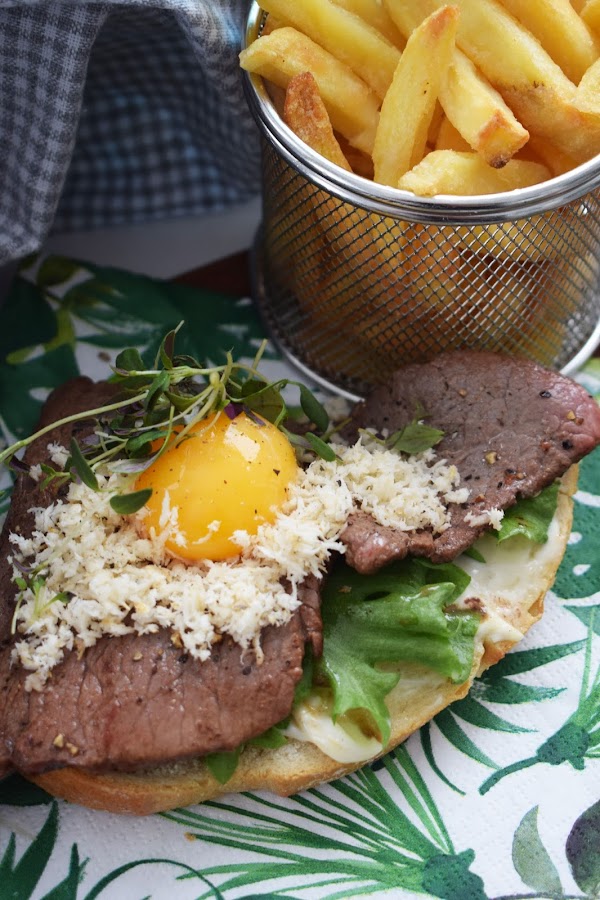 Smaskelismaskens: Bookmaker toast med lövbiff och pepparrot