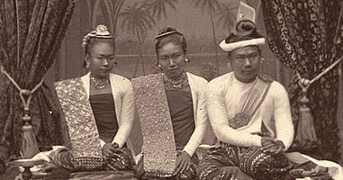 Hla Oo's Blog: King Thibaw: Bring Home The Last King Of Burma