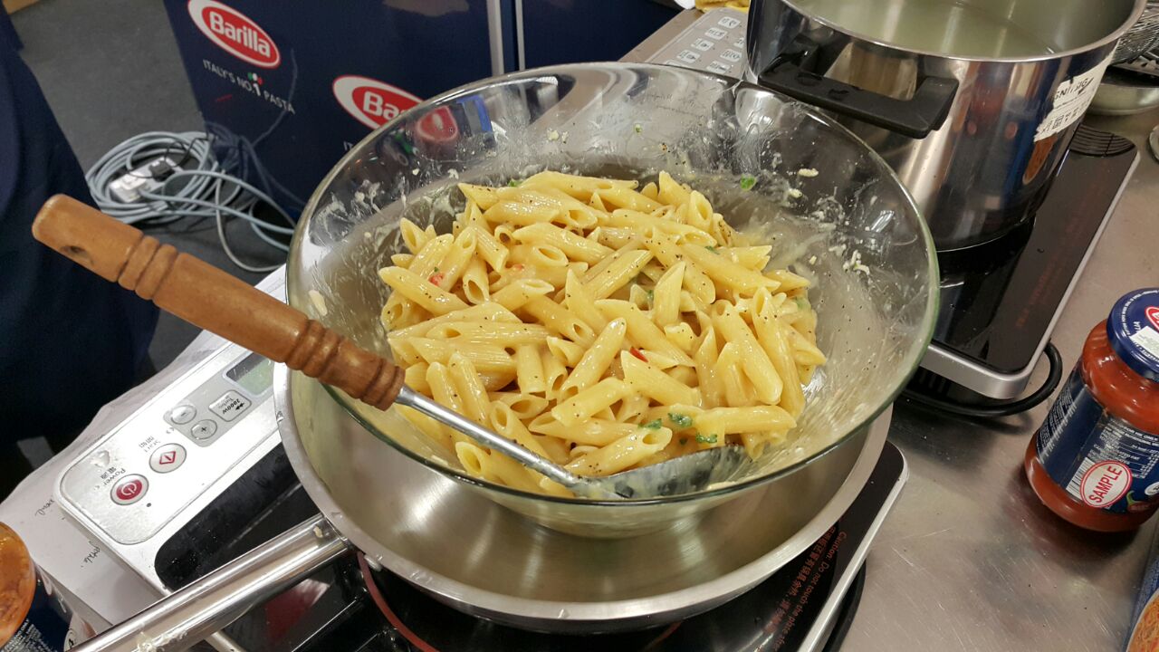 Baked Penne Rigate with BARILLA Pomodoro Ricotta Sauce