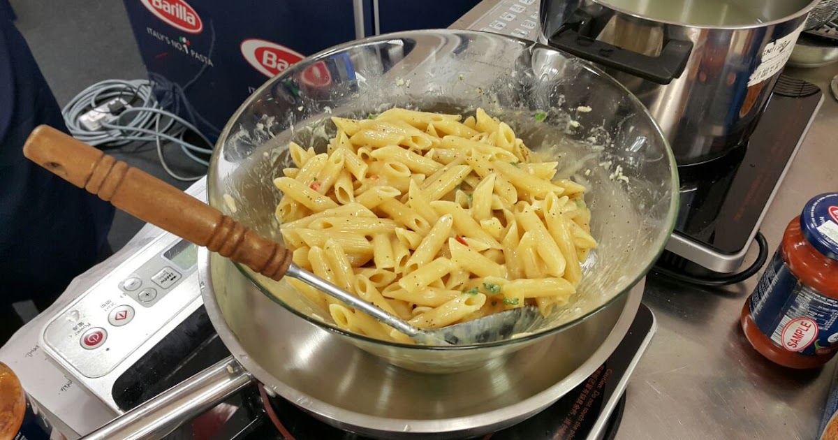 Baked Penne Rigate with BARILLA Pomodoro Ricotta Sauce